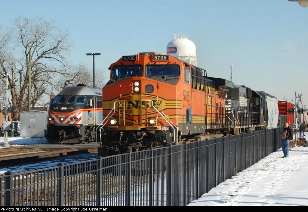 BNSF 5705
